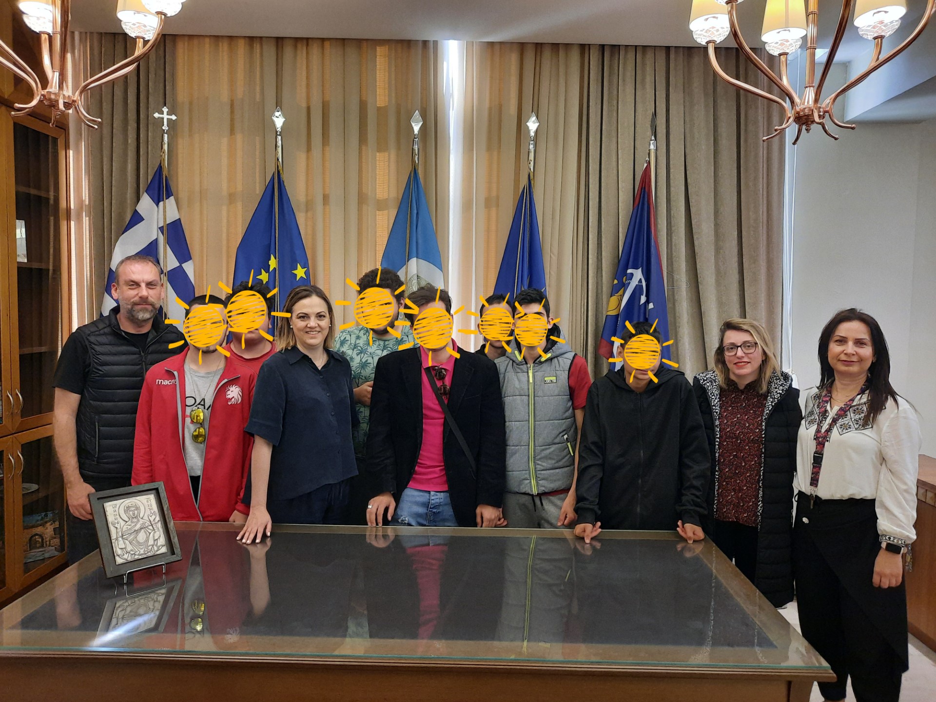 Η Δήμαρχος Σερρών Βαρβάρα Μητλιάγκα υποδέχθηκε τους μαθητές του Ε.Ε.Ε ...